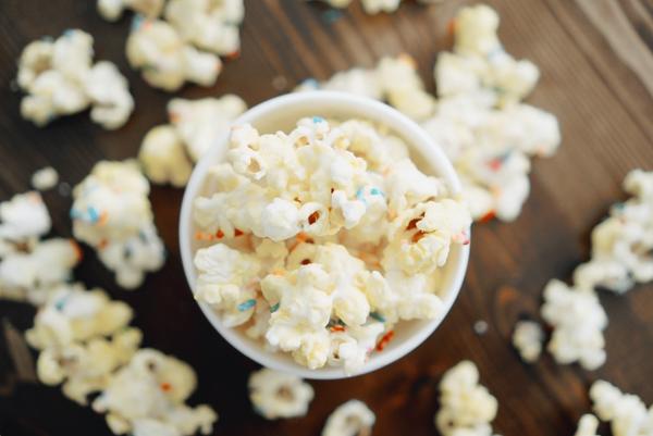 Deliciously Addictive Popcorn to Make at Home - Stitches and Press